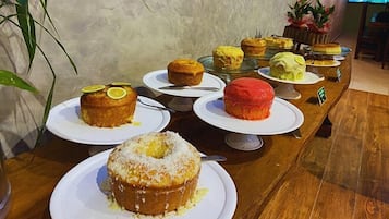 Café da manhã, almoço e jantar