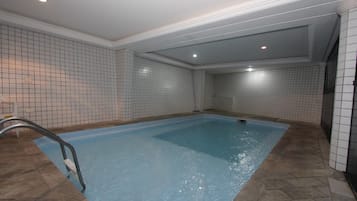 Piscina interna, piscina externa