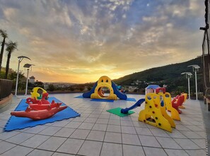 Área de recreio para crianças (ao ar livre)