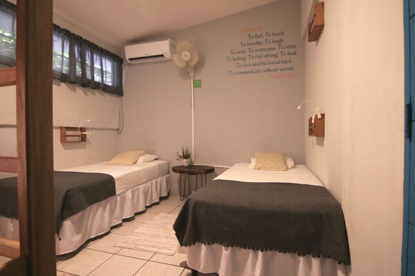 La Bicicleta Hostal - Hostel - Managua