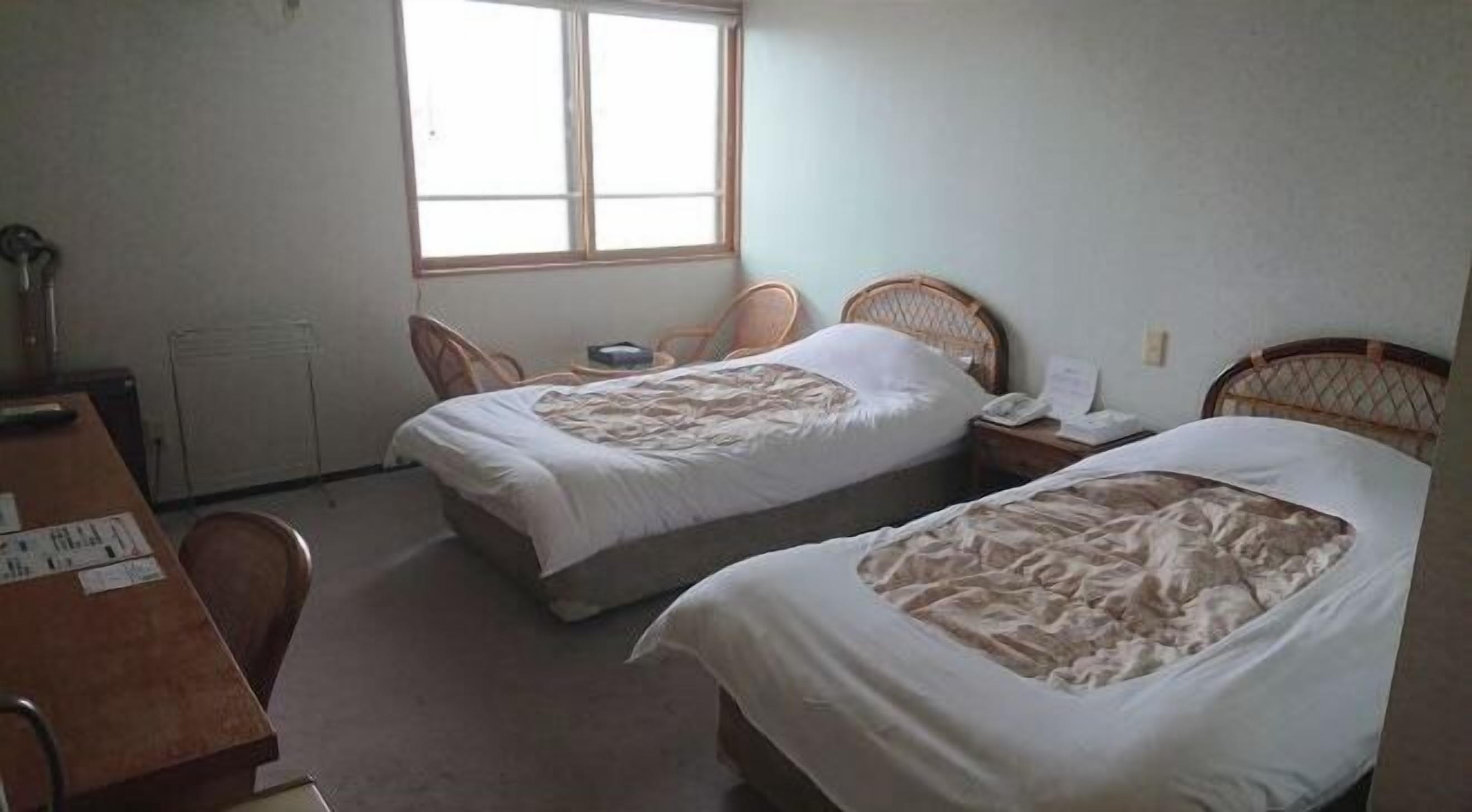 Cofre no quarto, secretária, Wi-fi grátis, roupa de cama fornecida 