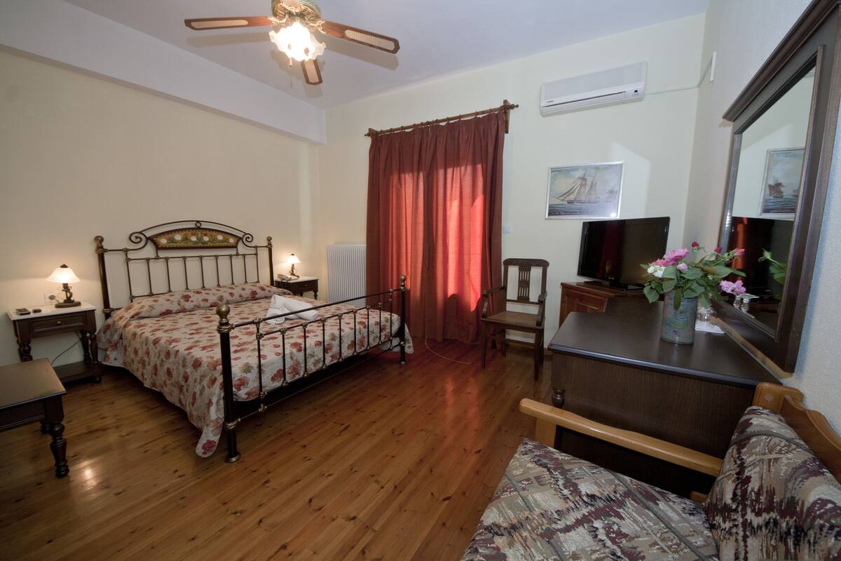 Quarto casal ou duplo luxo | Cofres nos quartos, cortinas blackout, Wi-Fi de cortesia, roupa de cama