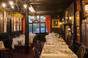 Café da manhã, almoço e jantar; culinária britânica 