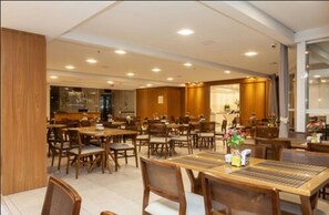 Pequeno-almoço tipo buffet diário incluído 