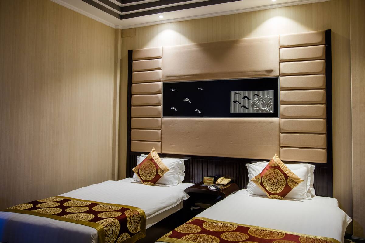 Quarto Deluxe | Minibar, cofre no quarto, secretária, quartos insonorizados