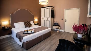Quarto Duplo Deluxe, 1 quarto, Vista para a cidade | Roupa de alta qualidade, camas de colchão viscoelástico