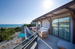 Deluxe Room with Terrace Jakuzzi | Terraço/pátio interior