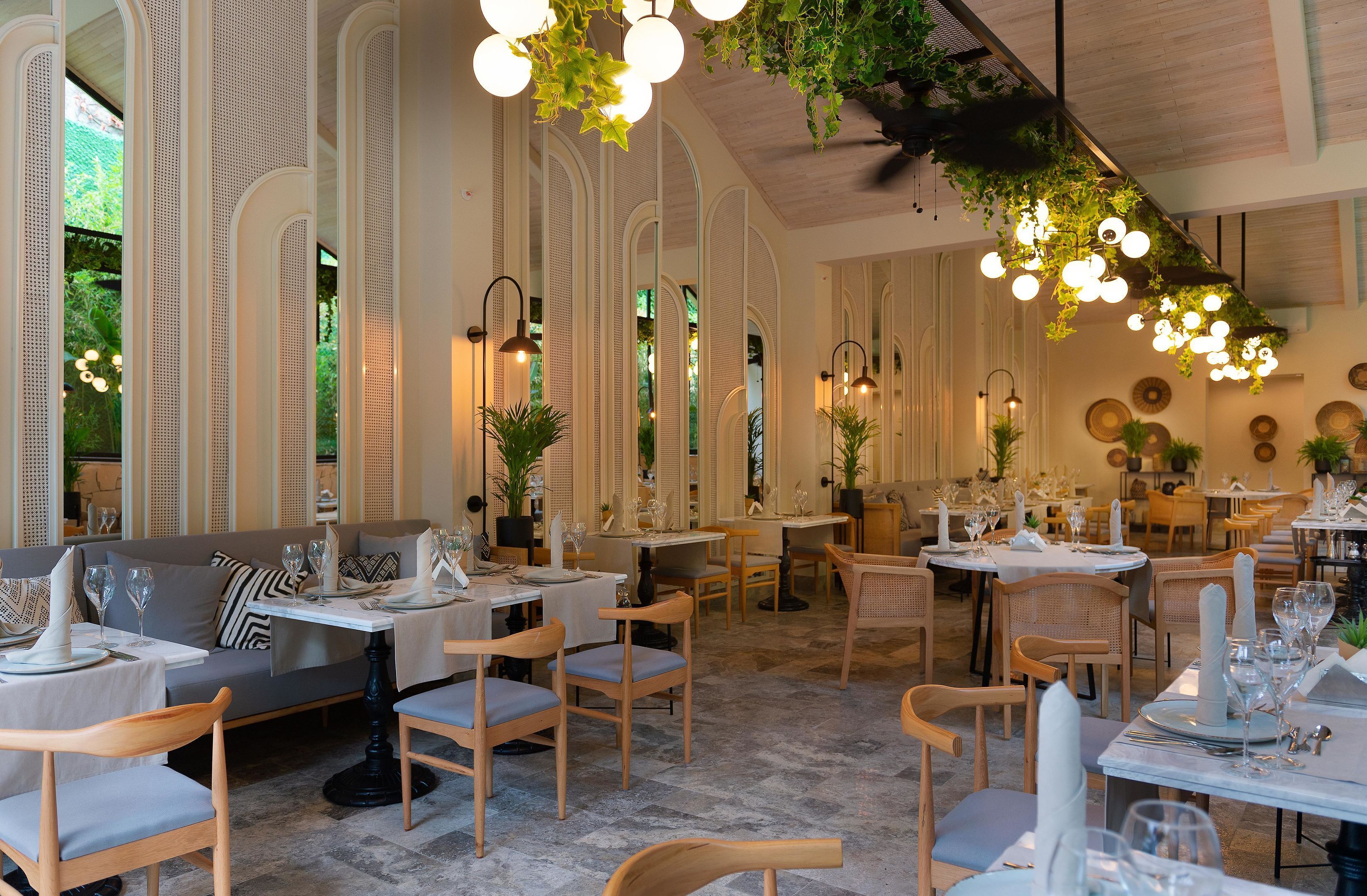 2 restaurantes: opção de café da manhã, almoço e jantar