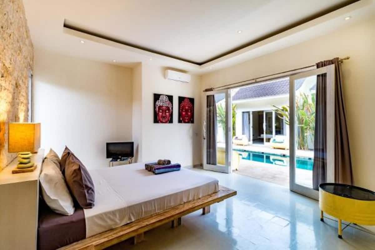 Quarto Deluxe, 1 cama king-size | Minibar, cofre no quarto, secretária, quartos insonorizados