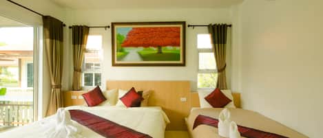 VIP Jacuzzi | Roupa de alta qualidade, secretária, camas desdobráveis, Wi-fi grátis