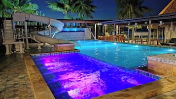 Piscina externa