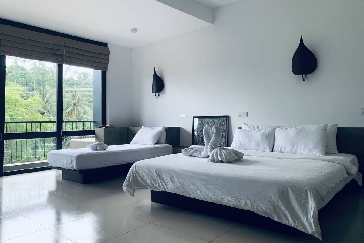 Minibar, cofre no quarto, com decoração personalizada