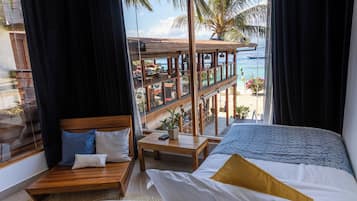 Sea View Triple | Frigobar, cofres nos quartos, Wi-Fi de cortesia