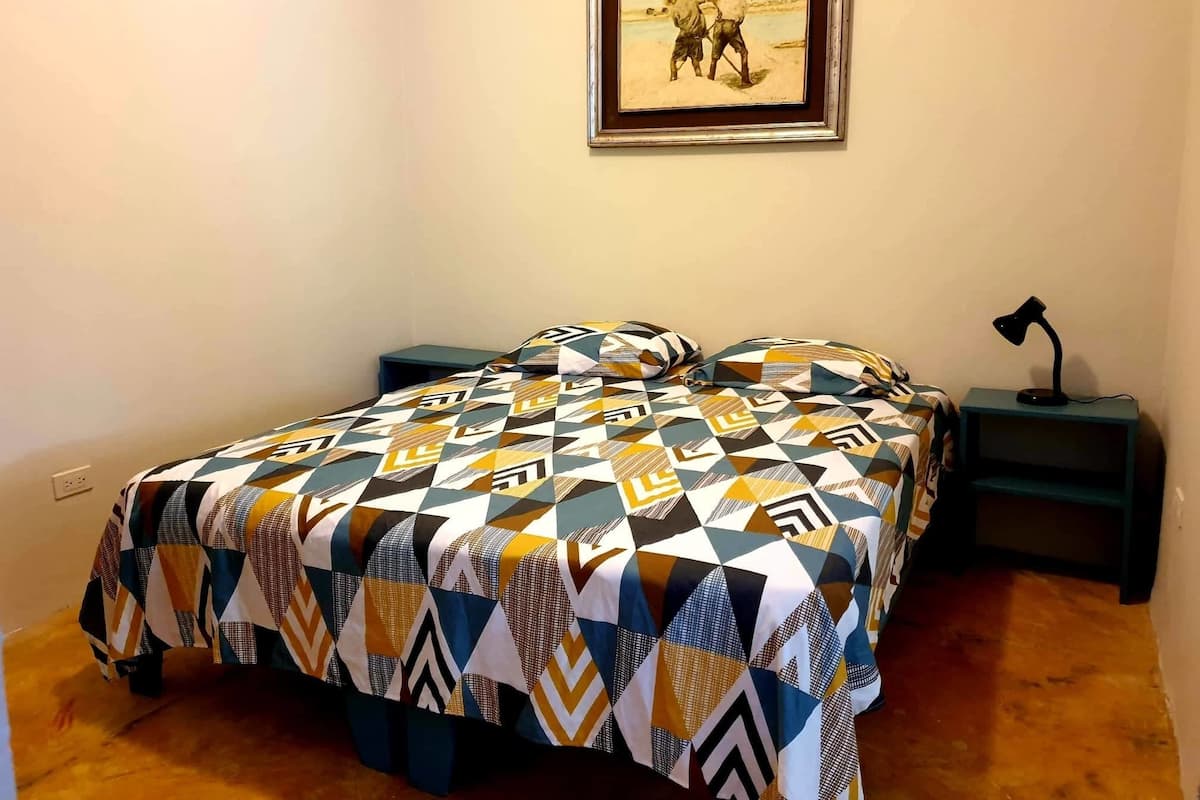 Apartamento | Edredons de pluma, Wi-Fi de cortesia, roupa de cama