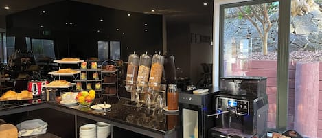 Pequeno-almoço continental diário (18 NZD por pessoa)