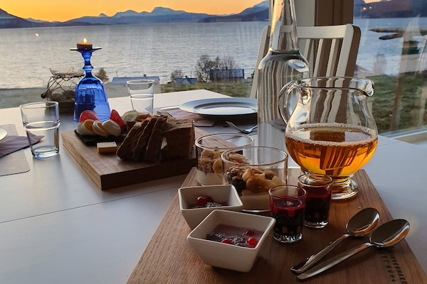 Café da manhã com pratos da culinária local grátis todos os dias