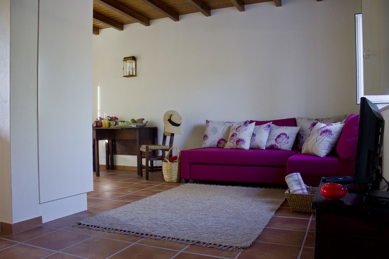 Apartamento, 1 quarto, kitchenette | Sala de estar | TV de ecrã plano 