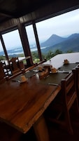Pequenos-almoços, almoços e jantares servidos 