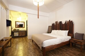 Superior Double | Cofres nos quartos, cortinas blackout, Wi-Fi de cortesia, roupa de cama