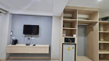 Quarto casal superior | Cofres nos quartos, cortinas blackout, Wi-Fi de cortesia, roupa de cama