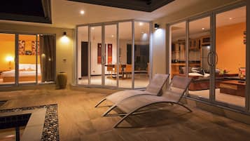 Villa Comfort, 2 quartos, piscina privativa, junto ao jardim | Terraço/pátio interior