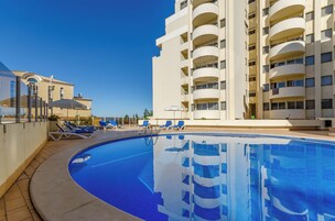 Piscina exterior sazonal
