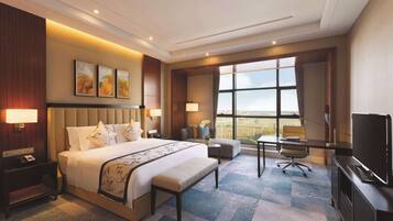 1 quarto, frigobar, cofres nos quartos, escrivaninha