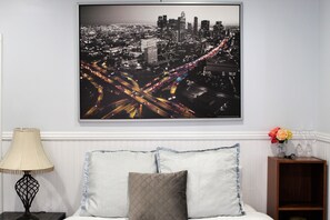 1 quarto, roupa de alta qualidade, com decoração personalizada 