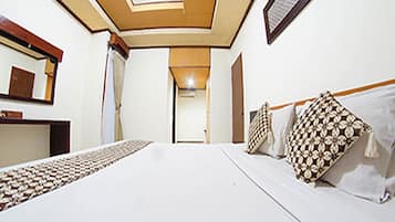Suite | Roupa de alta qualidade, minibar, cofre no quarto, secretária