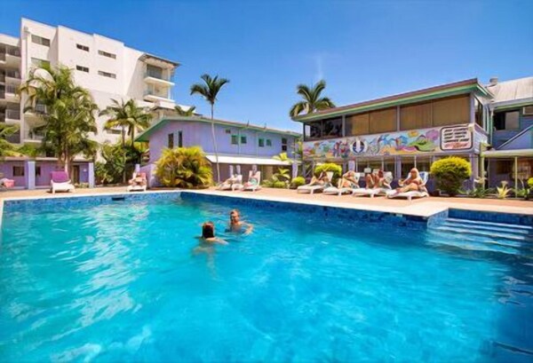 Caravella Backpackers - Cairns