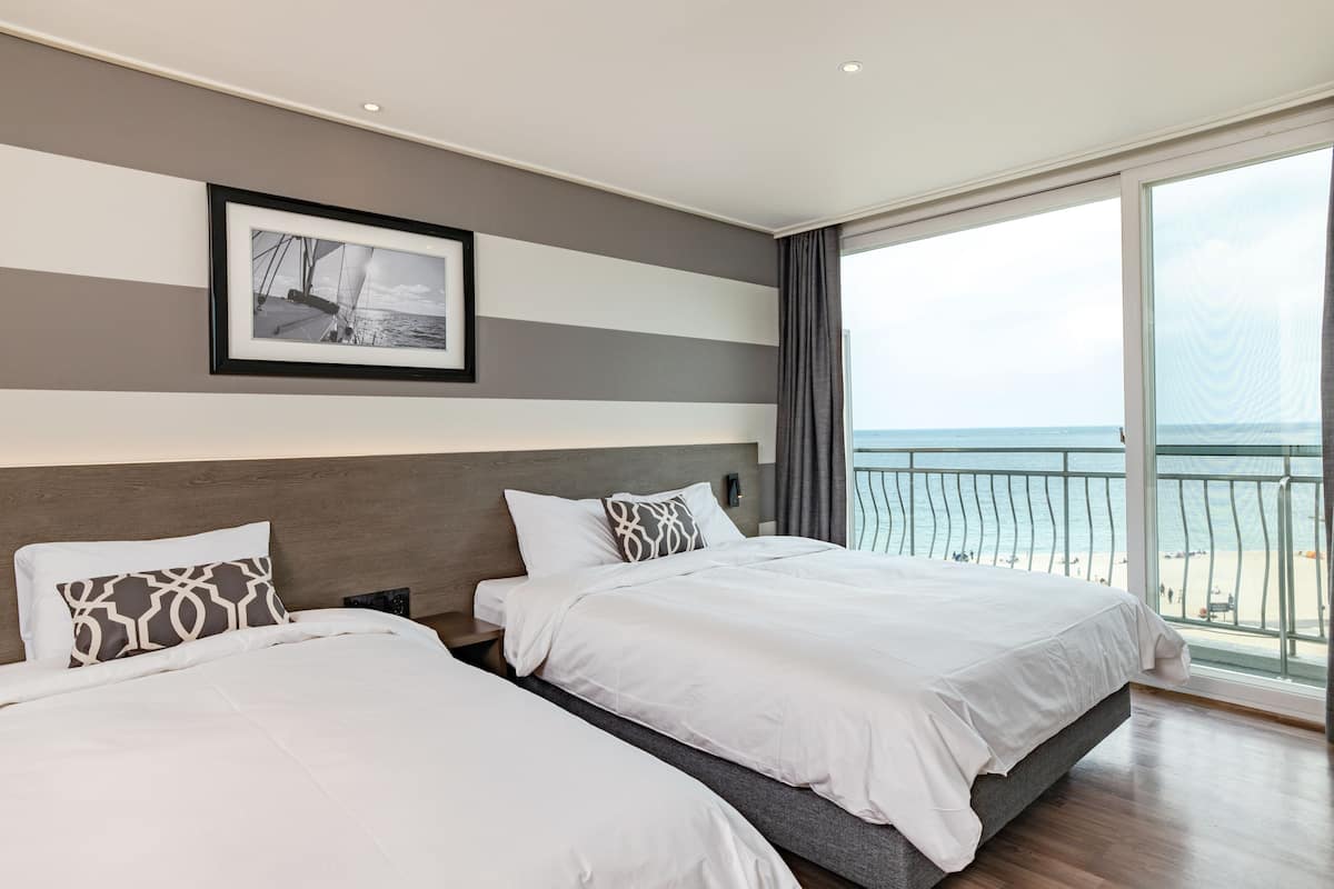 Quarto Premier, vista para o oceano (K-Premier OceanView) | Secretária, cortinas/cortinados opacos, quartos insonorizados 