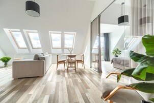 Apartamento, 1 quarto, varanda | Roupa hipoalergénica, cortinas/cortinados opacos 