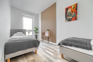 Apartamento, 2 quartos, sacada | Vista para o pátio