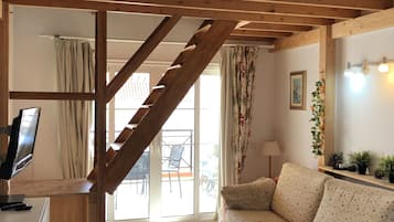 Dúplex Comfort | Sala | TV de ecrã plano