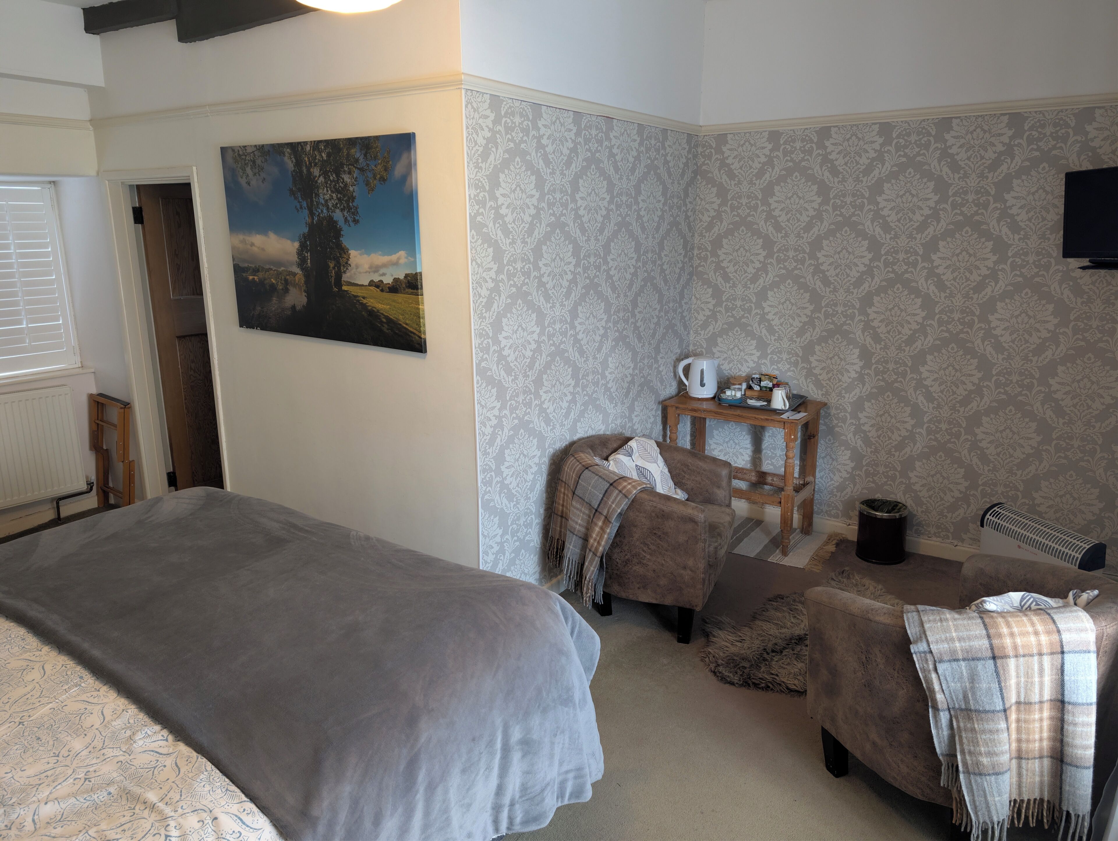 Quarto Duplo ou Twin Superior (Cider Room) | Cofre no quarto, com decoração personalizada 