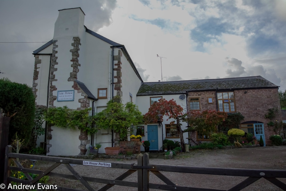 Lea House Bed And Breakfast - Gloucestershire