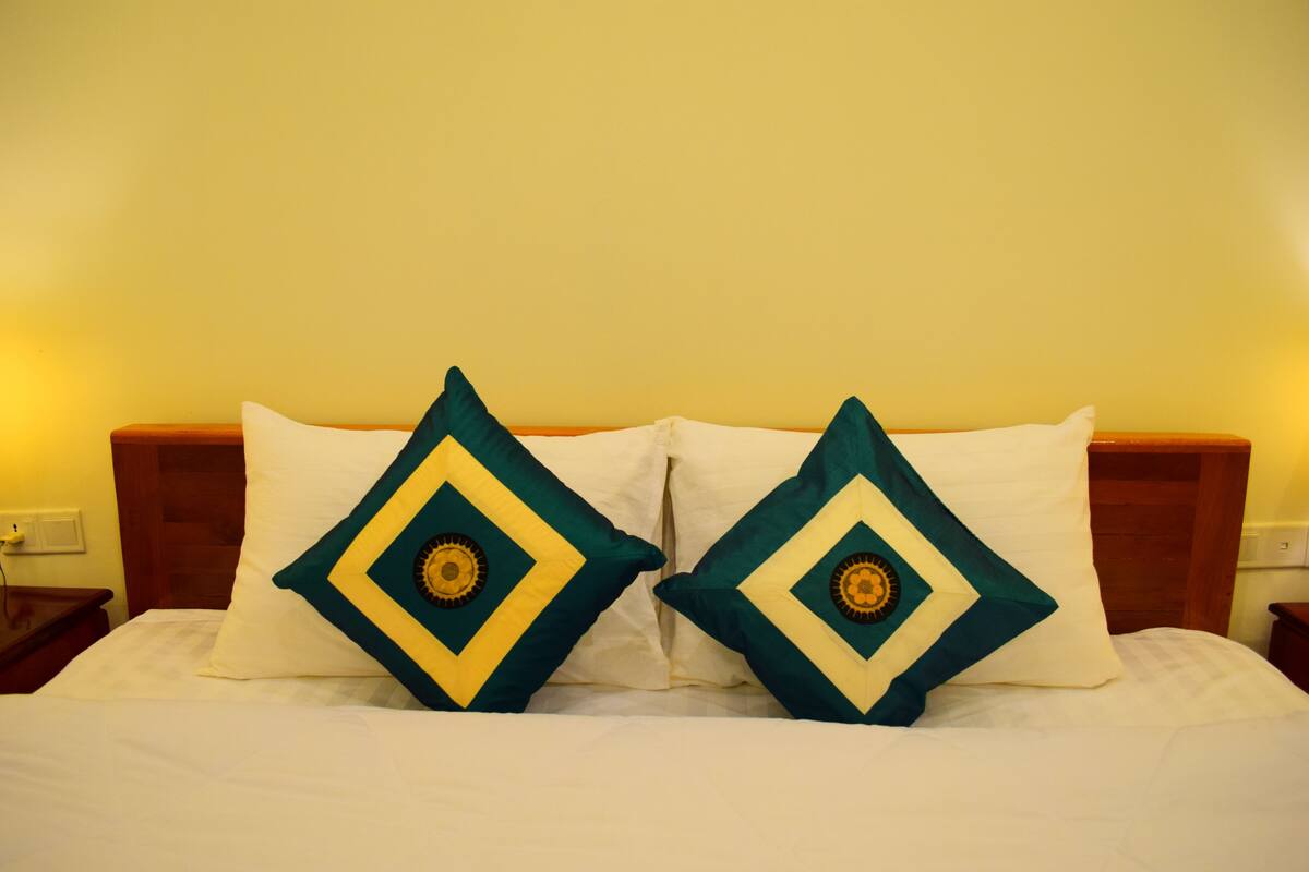 Quarto Duplo Deluxe | 1 quarto, minibar, cofre no quarto, secretária 