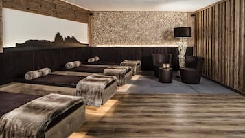 Sauna, massagens desportivas, 1 sala de tratamento