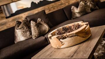 TV de tela plana, DVD player, pisos aquecidos