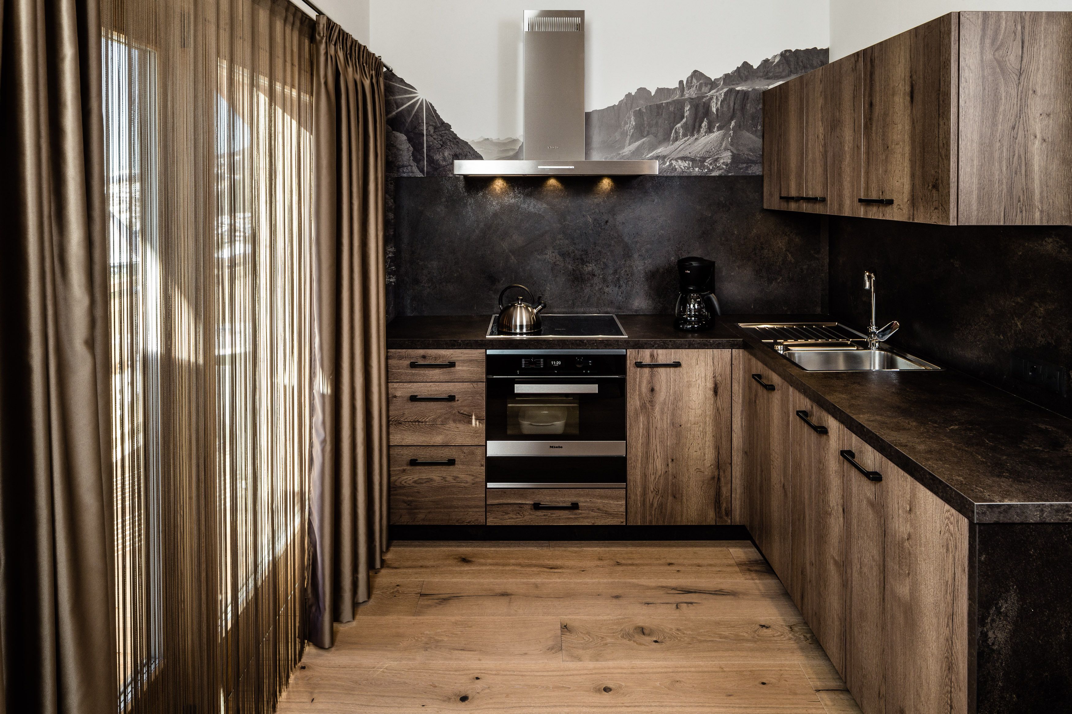 Apartamento luxo, 1 quarto, sacada | Cozinha americana privada | Geladeira grande, cooktop, lava-louças, chaleira elétrica