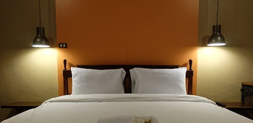Issara House Bangkok - Bangkok Noi
