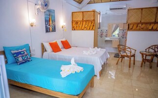 Quarto Comfort, terraço, vista para a montanha | Cortinas/cortinados opacos, ferro/tábua de engomar