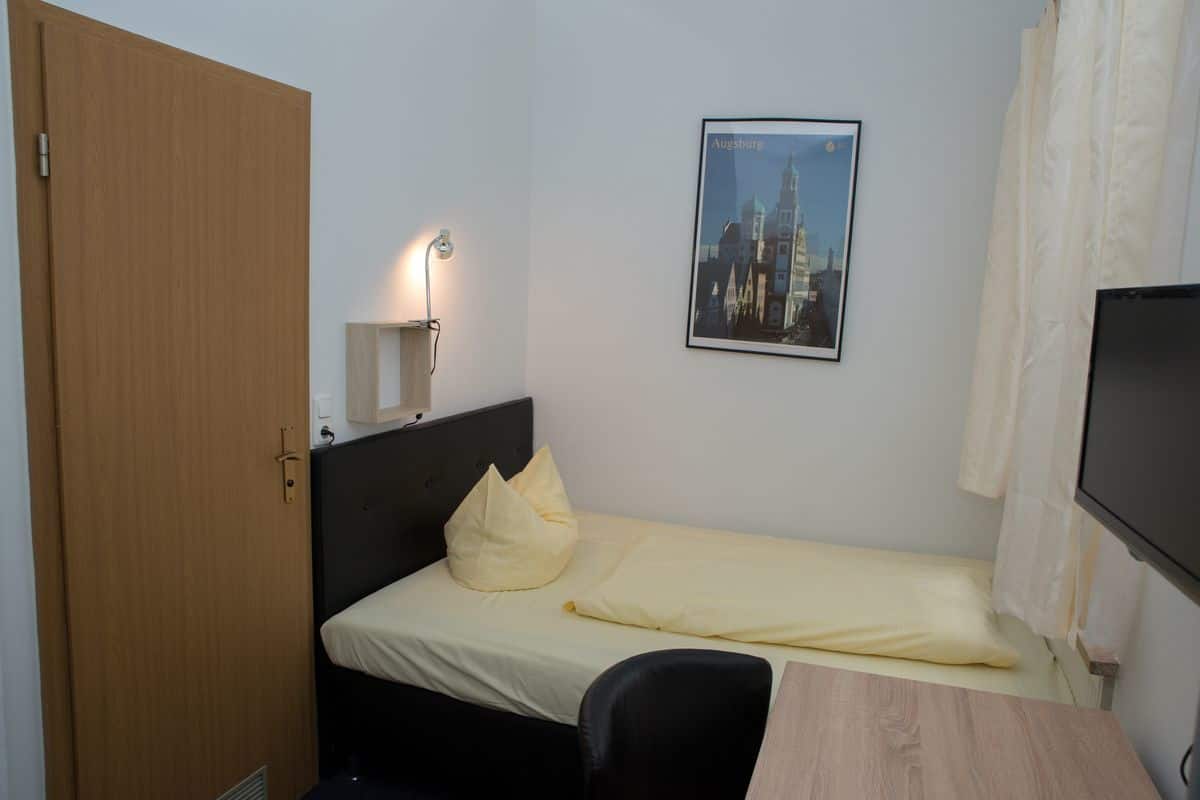 Quarto Individual | Cofre no quarto, secretária, quartos insonorizados