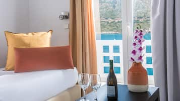 Apartamento, vista para o mar | 1 quarto, cofres nos quartos, quartos à prova de som