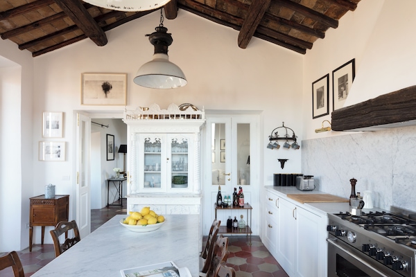 Apartamento Deluxe | Cozinha privada | Um frigorífico/congelador grande, um micro-ondas, uma placa de cozinha