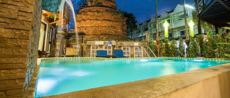 Piscina exterior, da(s) 8:30 à(s) 21:00, espreguiçadeiras