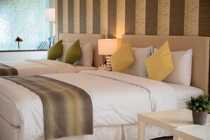 Com decoração personalizada, com mobília individualizada, secretária 