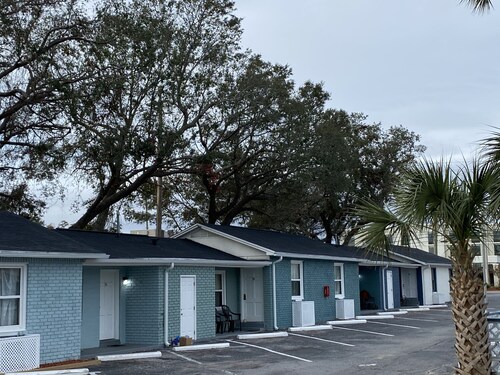 Gulf Coast Inn Reviews, Deals & Photos 2024 - Expedia