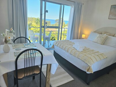 Mollymook Ocean View Motel Reward Long Stays - Over 18's Only
