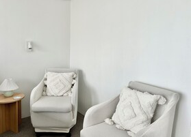 Quarto superior, sacada, vista para o mar | Roupas de cama premium, camas com colchões pillow-top